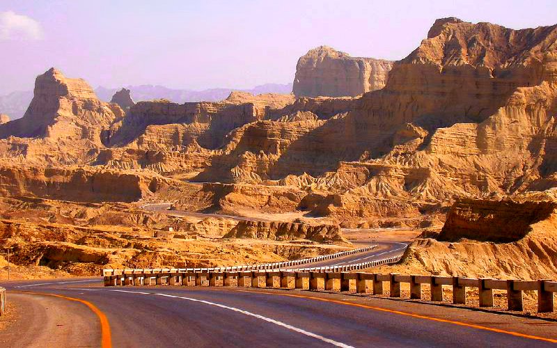 Dramatic Drives - Makran Coastal Highway | Tres Bohemes