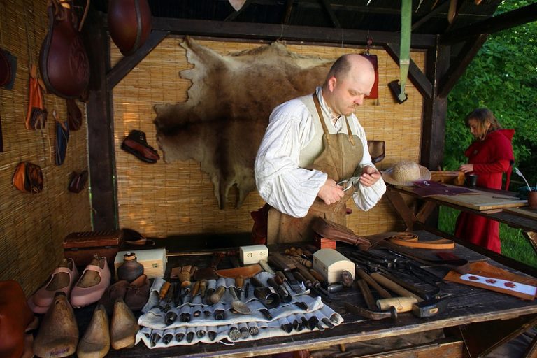 Traditional Crafts at the Castle Šelmberk - History of the Czech Republic