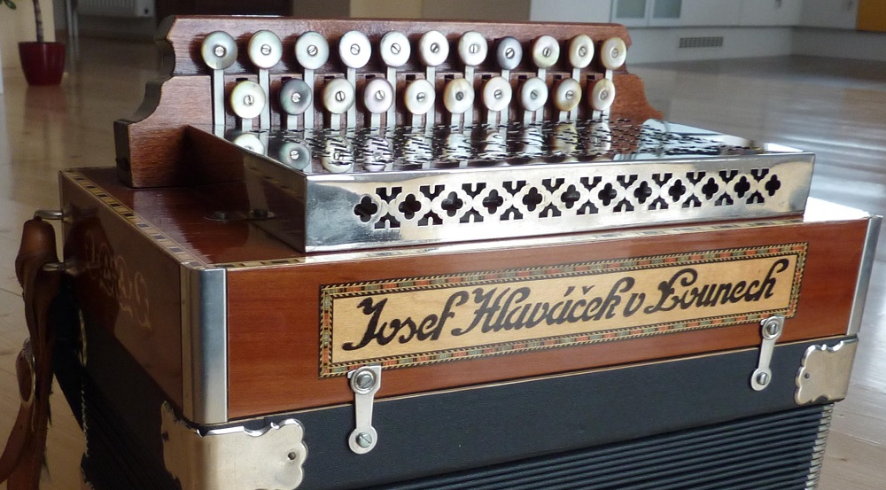 The Czech and Slovak Heligonka Instrument | Tres Bohemes