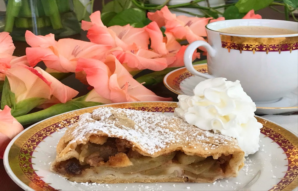 TresBohemes Czech Apple Strudel Recipe | Tres Bohemes